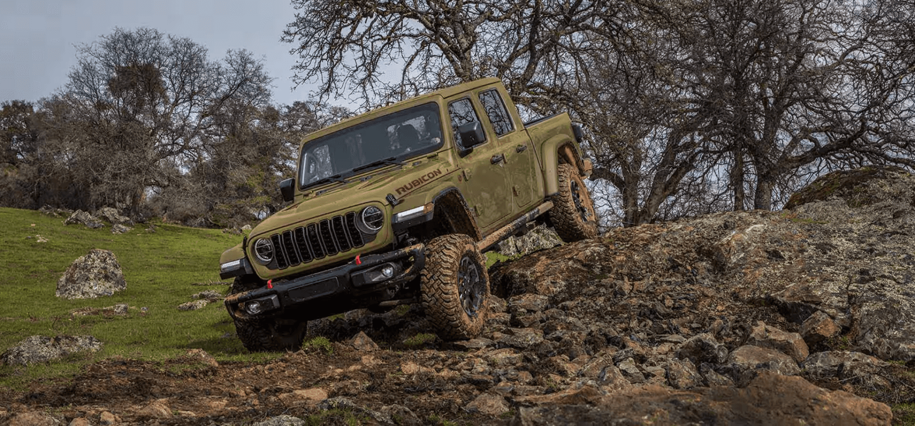 Tow Heavy Loads With a 2025 Jeep® Gladiator Today | Helfman Dodge Chrysler Jeep Ram Fiat