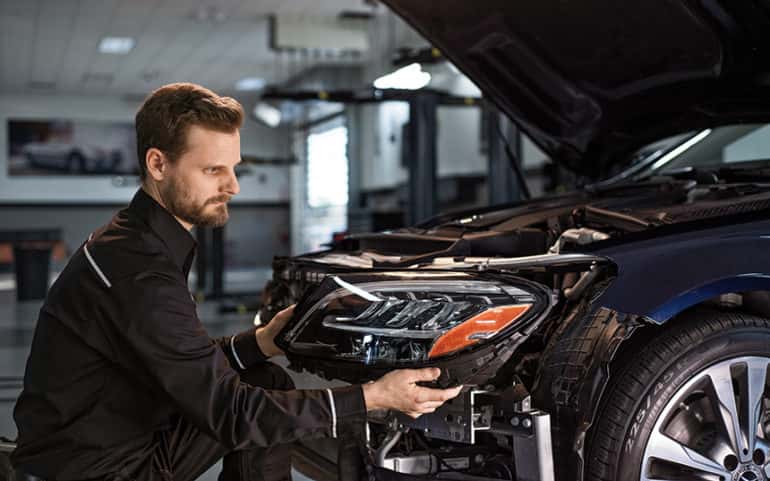 Mercedes-Benz Mechanic in Brooklyn | Brooklyn Service Center