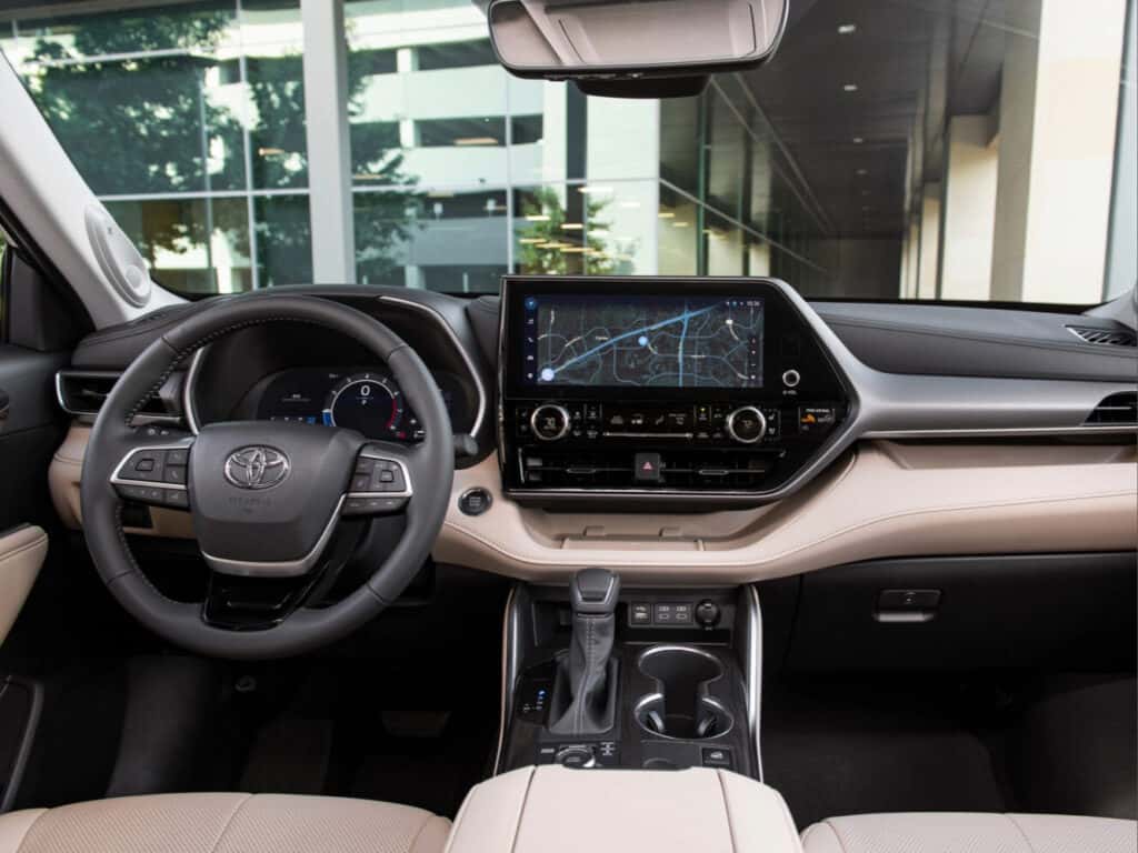 2025 Toyota Highlander vs 2025 Honda Pilot Comparison Review | Merced ...