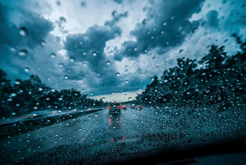 Tips for Driving in a Storm | North Miami Mitsubishi