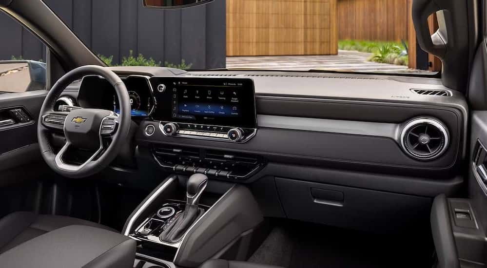 Let’s Hear it for Those Tech Features: Infotainment Tech in the 2025 ...