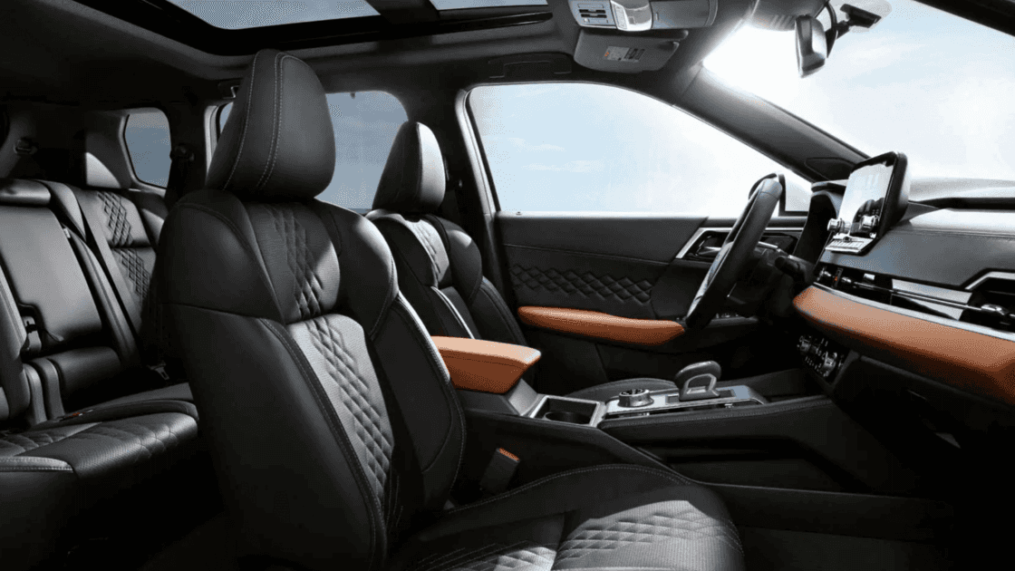 2025 Mitsubishi Outlander PHEV close to Frederick, MD | Younger Mitsubishi